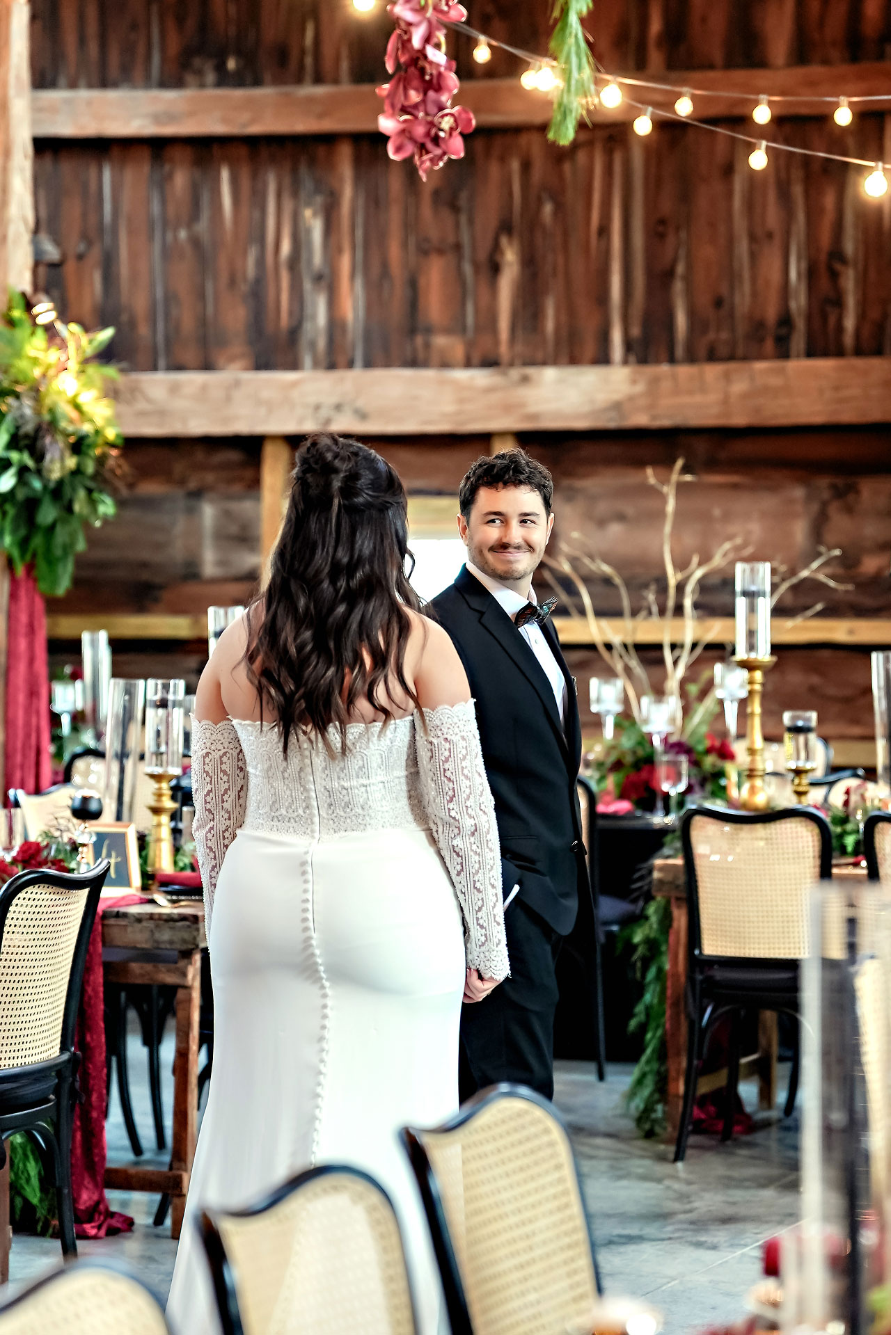 ELIZABETH + GAVIN | THE RED BARN AT SYCAMORE FARMS TERRE HAUTE WEDDING ...